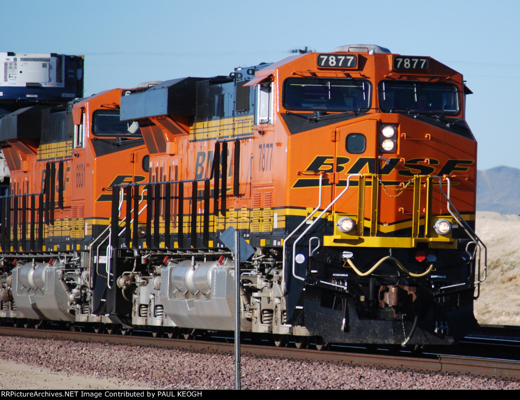 Zoom in shot of A still Very Clean BNSF 7877 with BNSF 6631 as the # 2 unit in this Hot Z-Train ...